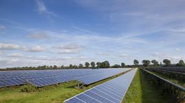 Energy secretary Ed Miliband gives Mallard Pass Solar Farm the go ahead ...