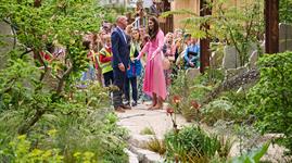 Kate Middleton visits Samaritans' Listening Garden at Chelsea Flower ...