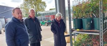 Shadow Defra minister visits rose grower to hear policy concerns | HortWeek