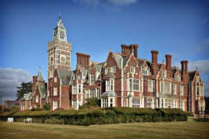 Kudos moves into hotels with £8m contract