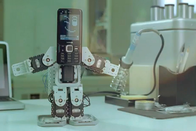 Nokia smartphone sales drop 36%