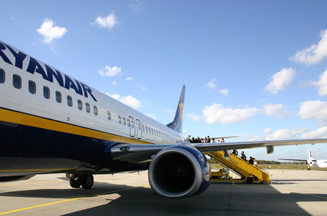 Ryanair aims to boost ad sales from website