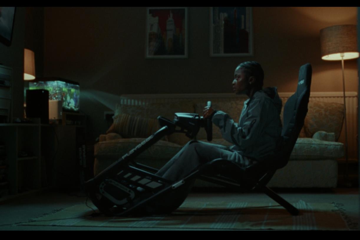 EE ad by Saatchi & Saatchi celebrates the variety of gaming