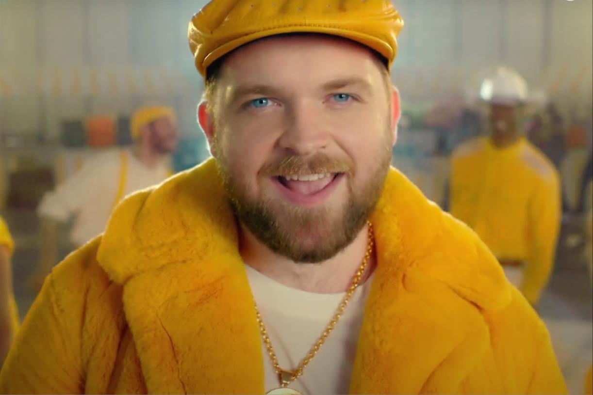 Betfair brings back Brett Flair for song and dance number