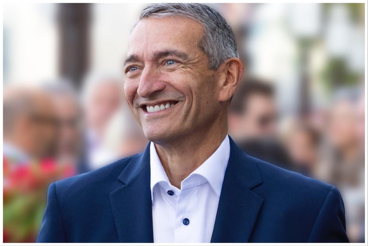 Global group chief executive Stephen Miron to step down