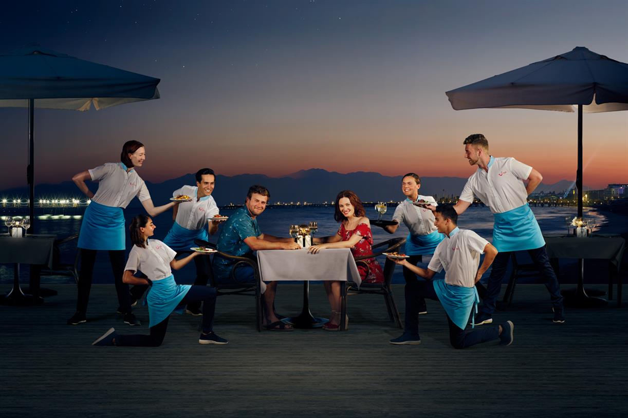 Tui cements name change from Thomson with all-singing-all-dancing ad