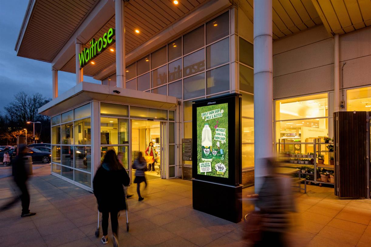 JCDecaux installs digital screens at Waitrose