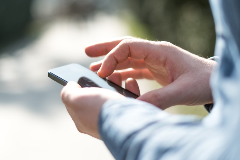 European mobile operators plan to block ads