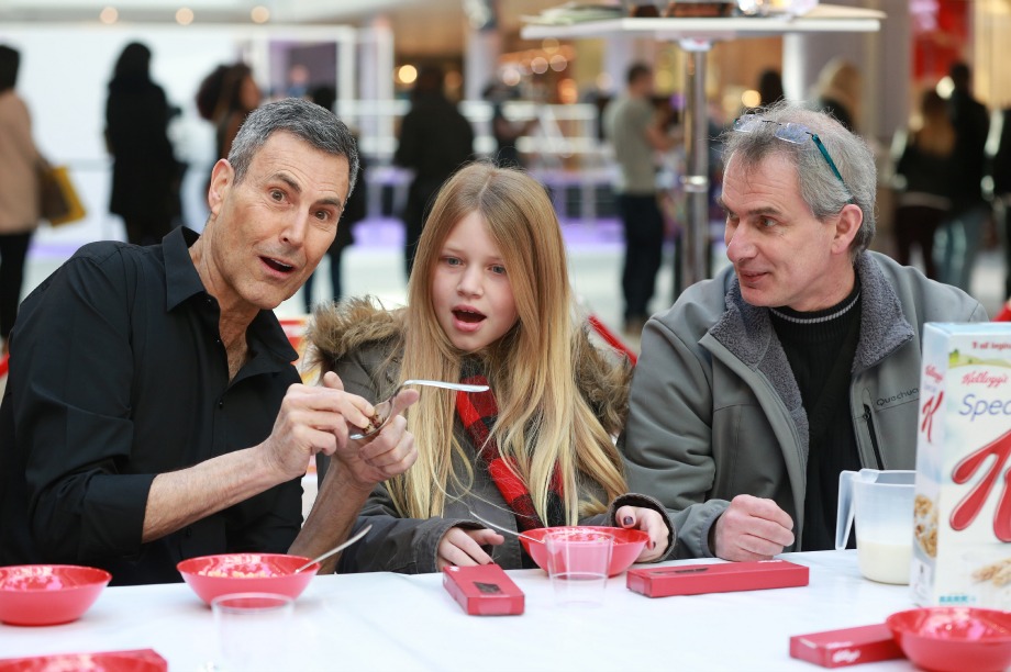 In pictures: Uri Geller bends one millionth spoon with Kellogg's