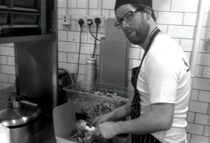 Leon food chain: A day in the life