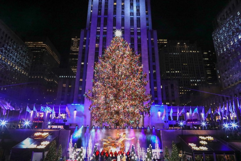 NBCUniversal’s Telemundo broadcasting Rockefeller Center Christmas Tree ...