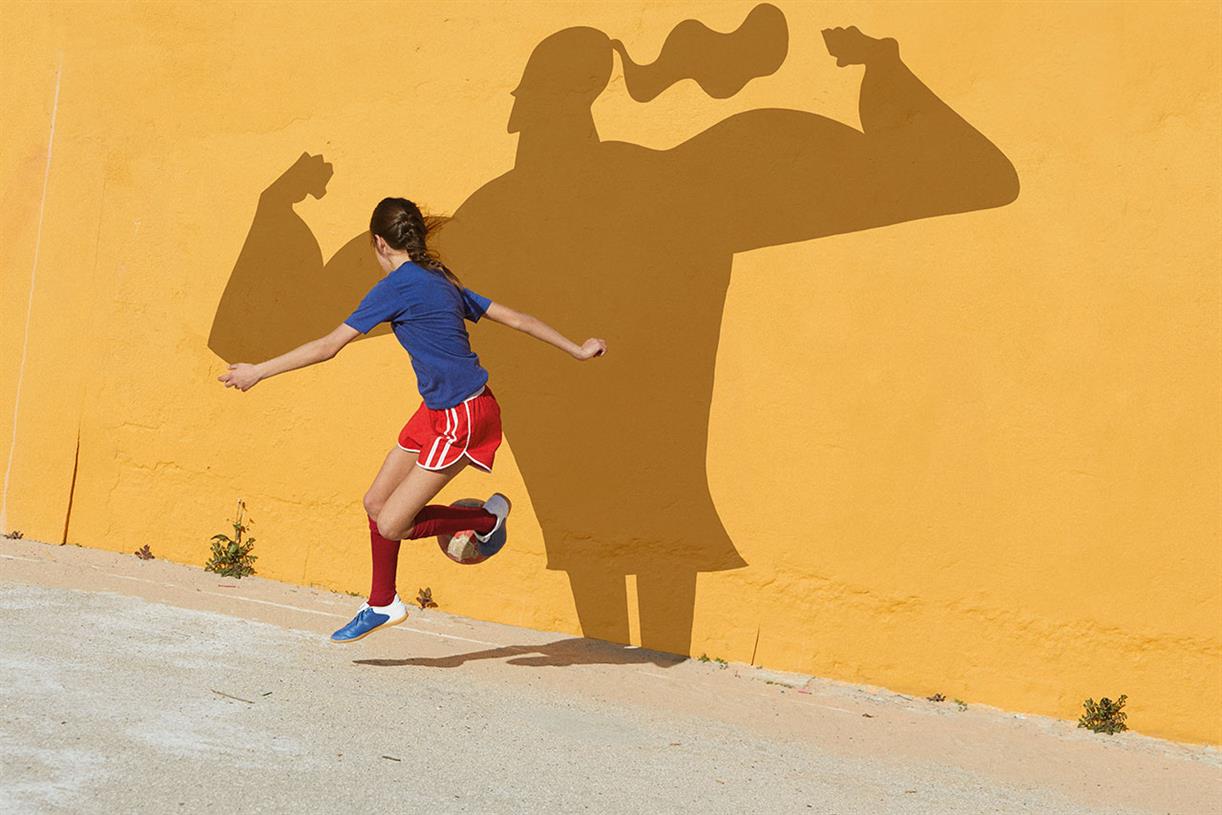 Uefa "We play strong" by FCB Inferno