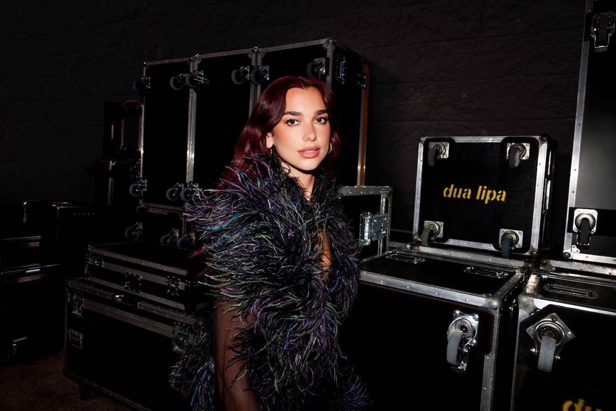 O2 "The walk: it’s showtime!" by VCCP London | Campaign US