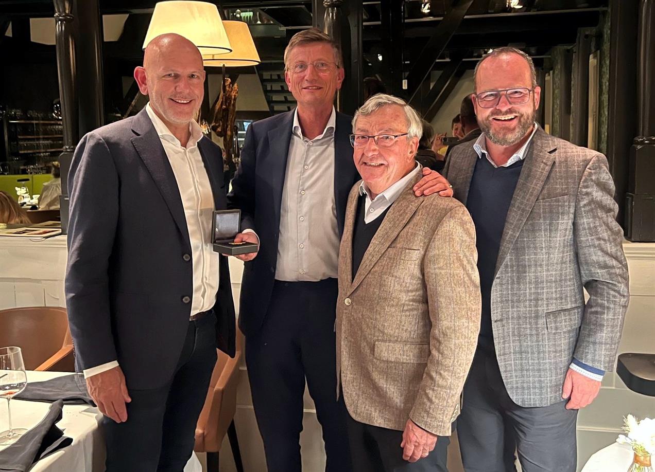 first_lauda_agency_beun_de_ronde_is_awarded_the_dr._rudolf_wobser_medal ...