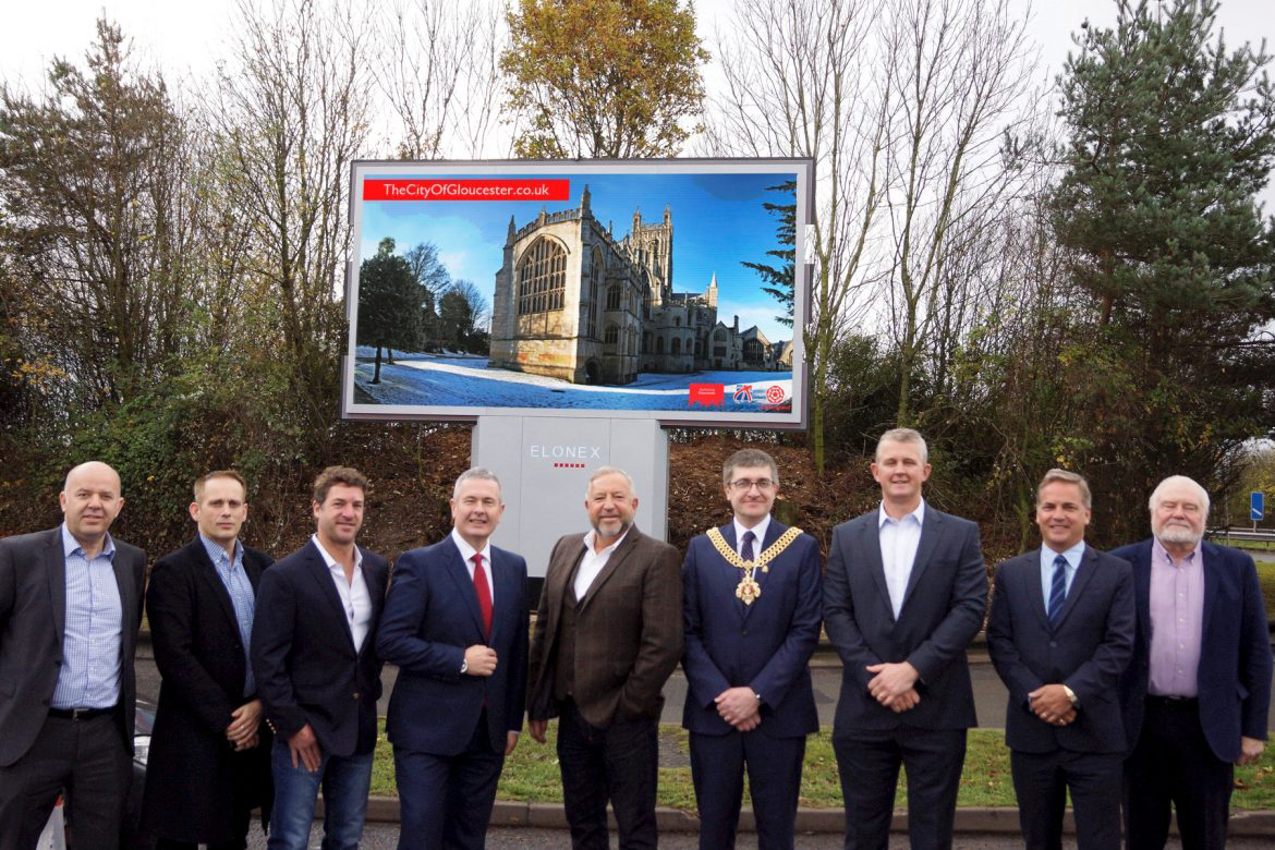 Roadchef heads out on the highway with Elonex displays