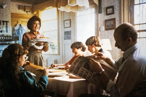 The History of Advertising 25 - The Oxo family