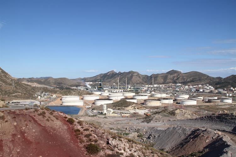 Repsol refinery fire in Cartagena triggers emergency protocols