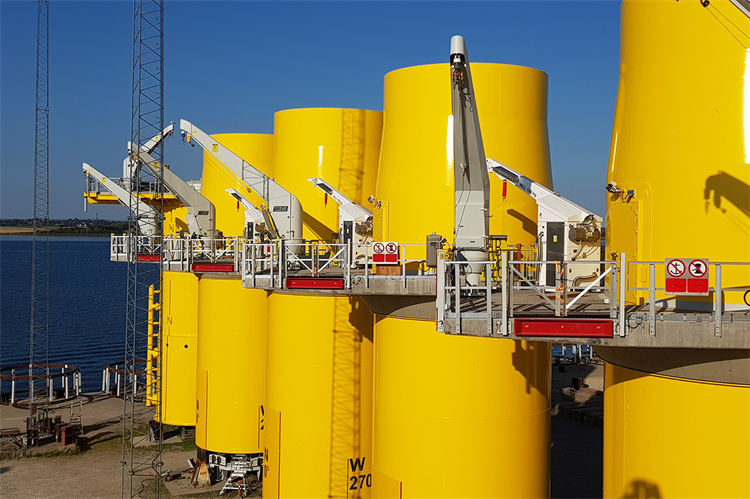 Offshore wind needs huge supply chain boost to hit targets | Windpower ...