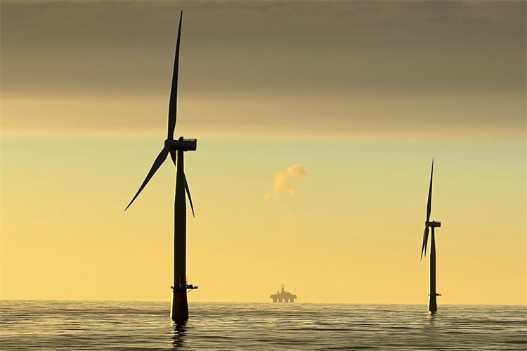 Equinor’s Hywind Tampen floating offshore wind farm sends first power ...