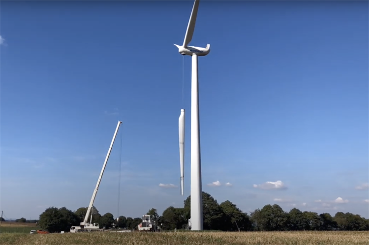 Video: Nabrawind unveils new wind turbine blade installation system ...