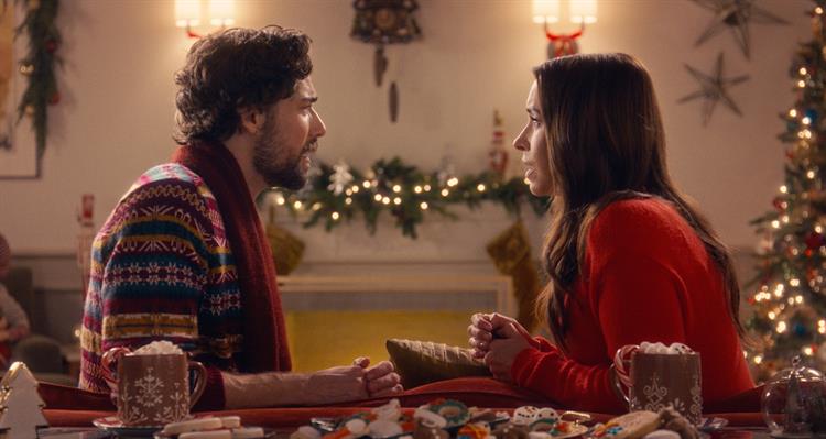 ‘Hot Frosty’ stars reunite for Maybelline's new holiday microdrama | Campaign US