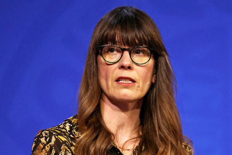 Monkeypox contacts should self isolate and receive smallpox vaccine ...