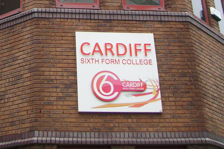 Cardiff Sixth Form College Logo ISC 國際學生中心 【Cardiff