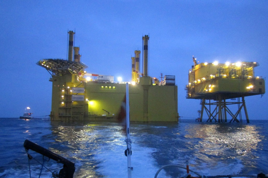 SeaRenergy installs BorWin beta substation | Windpower Monthly