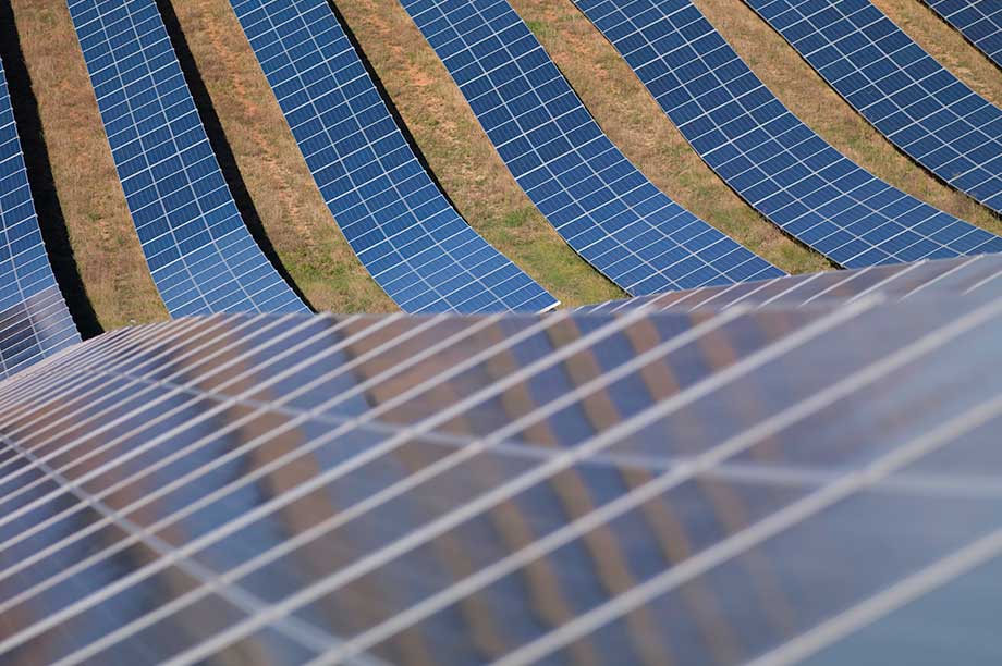 Plummeting PV module prices narrow gap between solar and wind ...