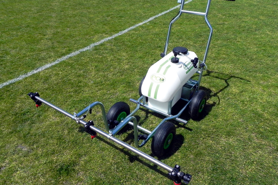 Pitchmark Eco Pro spray line marker